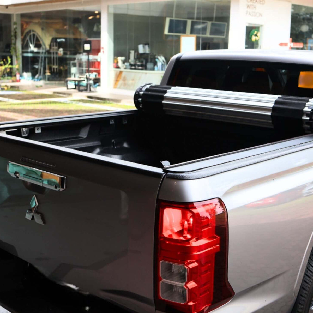 REVOLVER Hard Rolling Tonneau Cover for Mitsubishi Triton MV 2024+ | UniUte