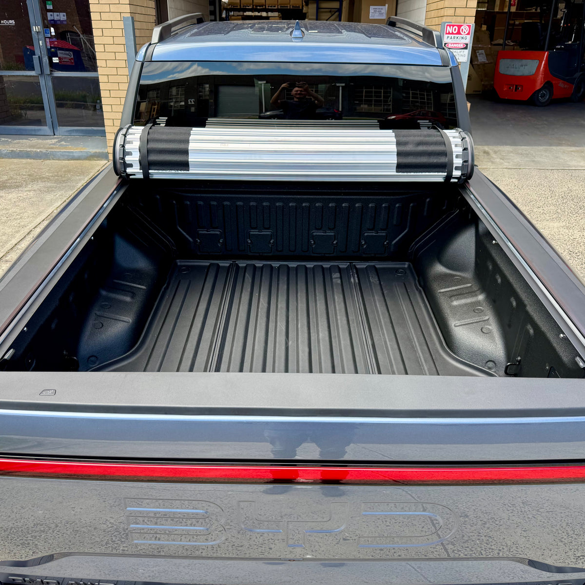 REVOLVER Hard Rolling Tonneau Cover for BYD Shark 6 2025+ | UniUte